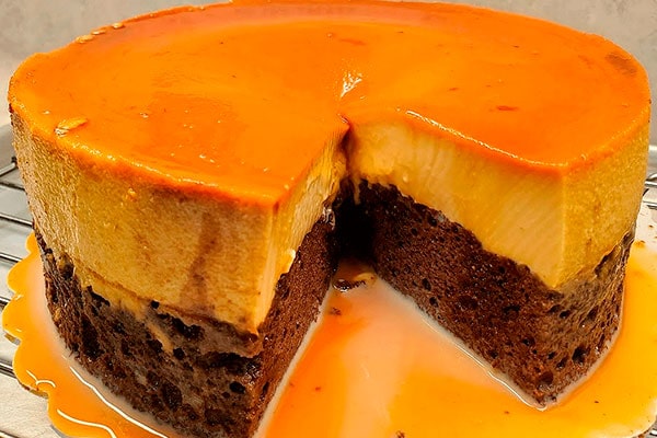 Find out how to make this delicious Chocoflan, which combines the ...